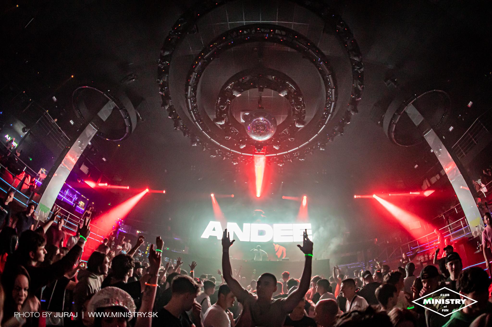 adresa na troskách 25 974 01 banská bystrica kontakt ministry @ ministry sk